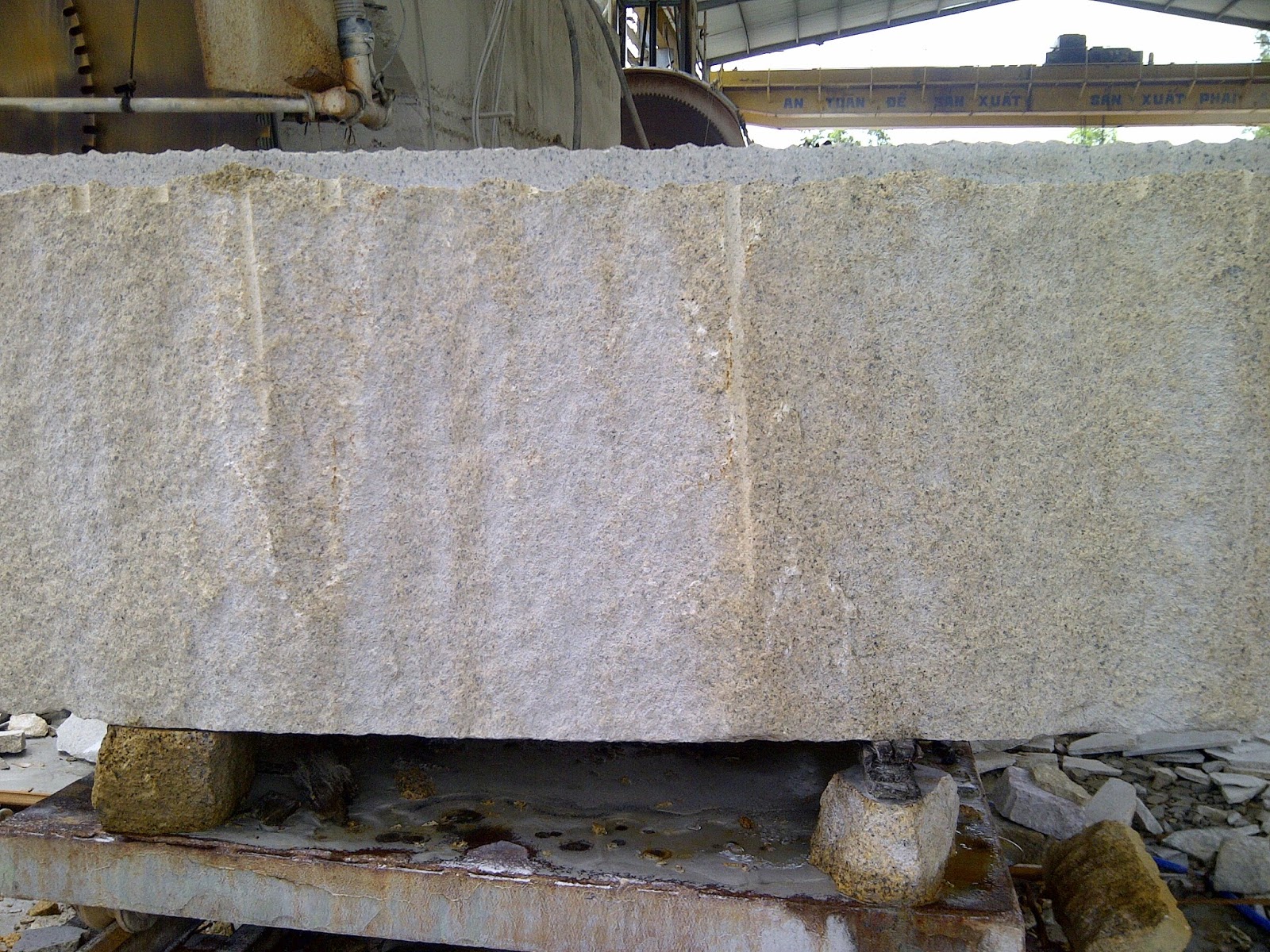 Vietnam Basalt-Granite-Marble-Sandstone-Bluestone-Ceramic-Nano ...