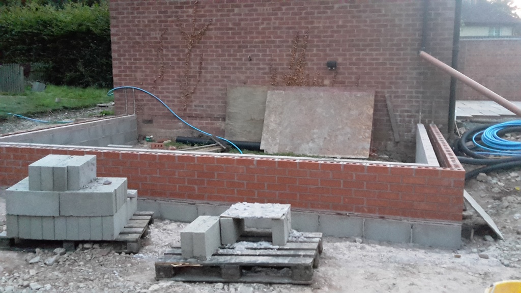 An English Homestead: Extension Progress - Brickwork Up To Damp