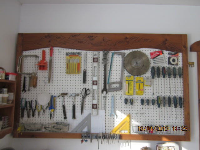 Eugenie's Woodworking Blog: Creative tool board