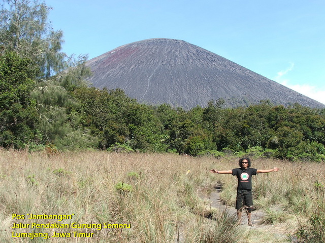 Atap Jawa, Puncak Abadi Para Dewa - Gunung Semeru | Muhammad Dagri Nizar