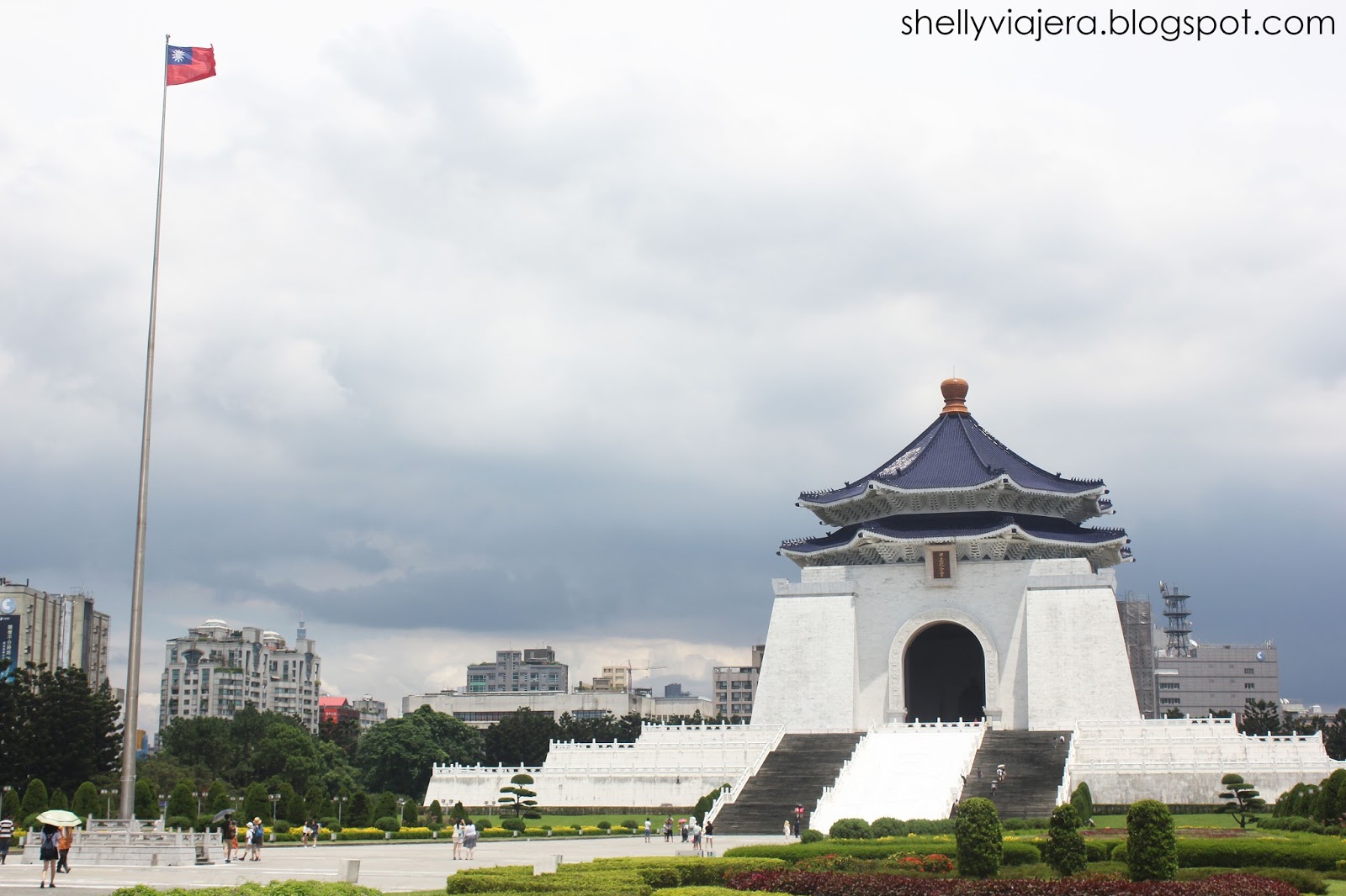 When in Taiwan: Chiang Kai-shek Memorial Hall - Shelly Viajera Travel