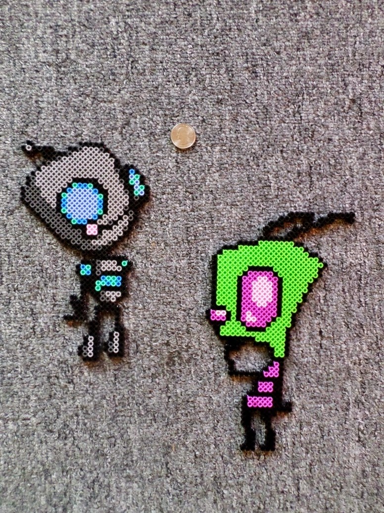 Long Black Fingers : Invader Zim And GIR Perler Beads