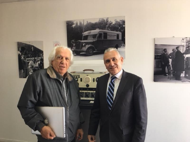 Με την «ΚΑΤΑΧΝΙΑ» και το «ΚΑΠΝΙΣΜΕΝΟ ΤΣΟΥΚΑΛΙ», ο Χρήστος Λεοντής, στα ...