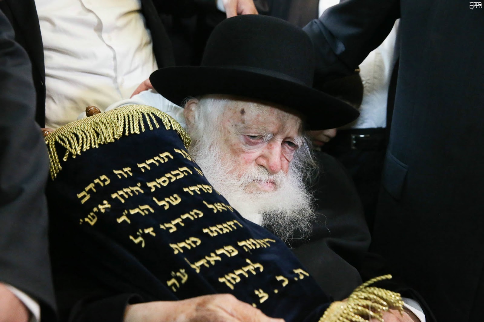 The Partial View: Video: Rav Chaim kanievsky watches historic video of ...