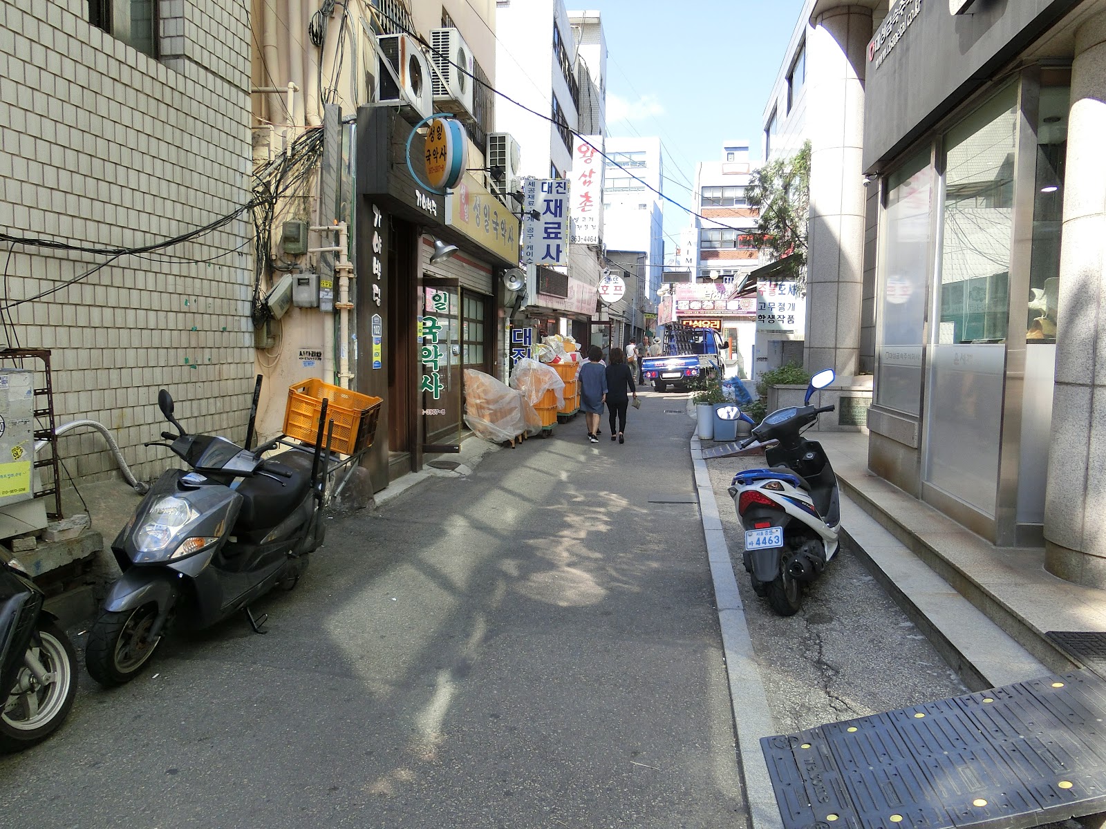 Nau speak: Korea: Mahabodhi Temple in Jogno District en route to Gwangjang