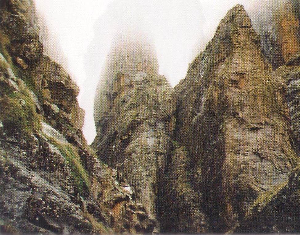 Drakensberg Wilderness Hiking South Africa - Mountain of the Dragons ...