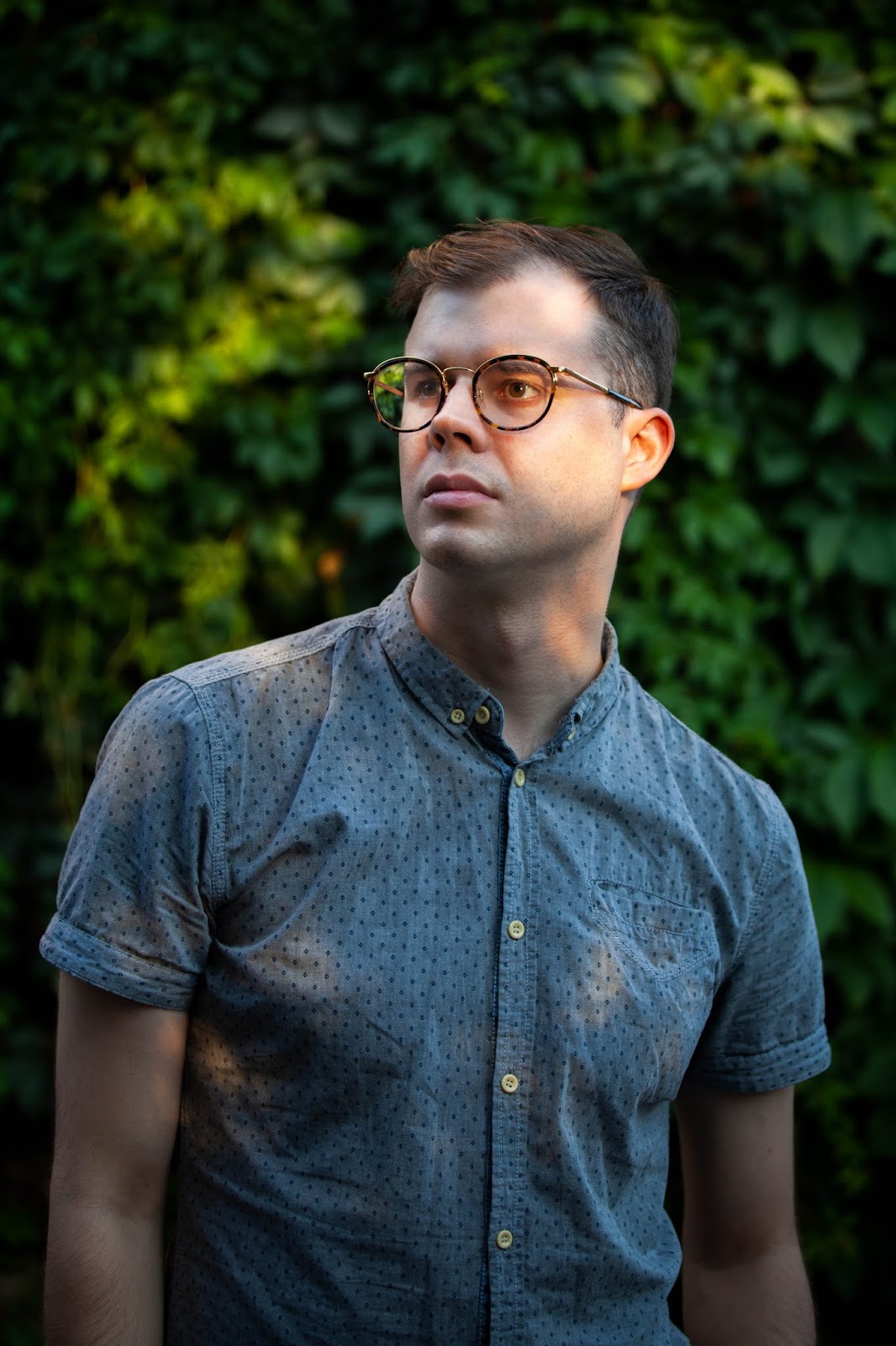 DUSIE: Tuesday poem #317 : Alex Manley : Bombastic