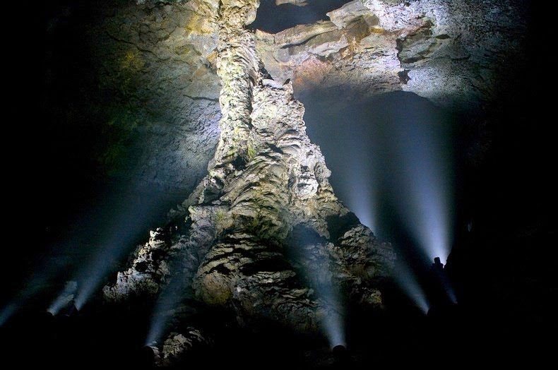 Manjanggul Lava Tube, Lava Hole Largest and grandest in the World ...