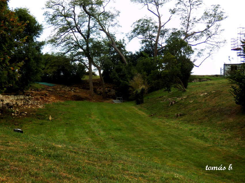 FOTOGRAFIAS: La Puerta que casi Cruce y Museo de Altamira, Santillana ...