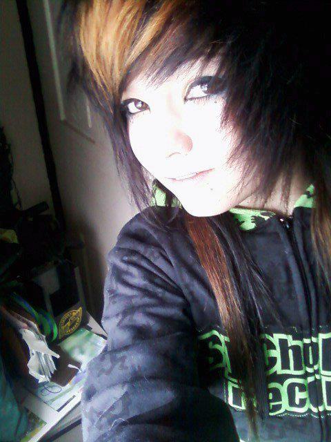 Emo Hairstyles - The Complete Guide to Emo Hair For Guys and Girls ...