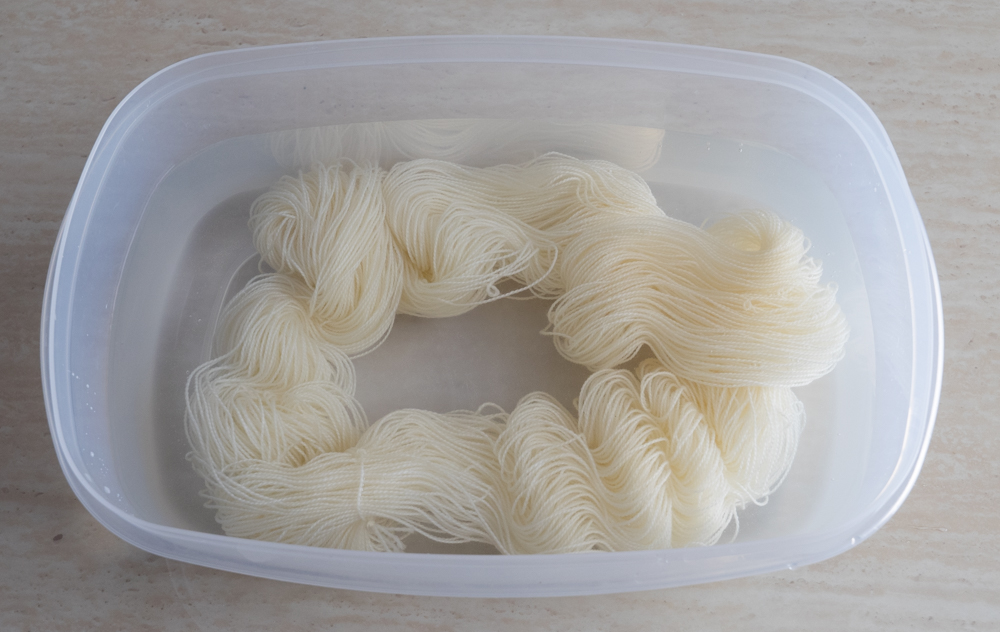 The Impatient Dyer: How To - Hand Painted Yarn