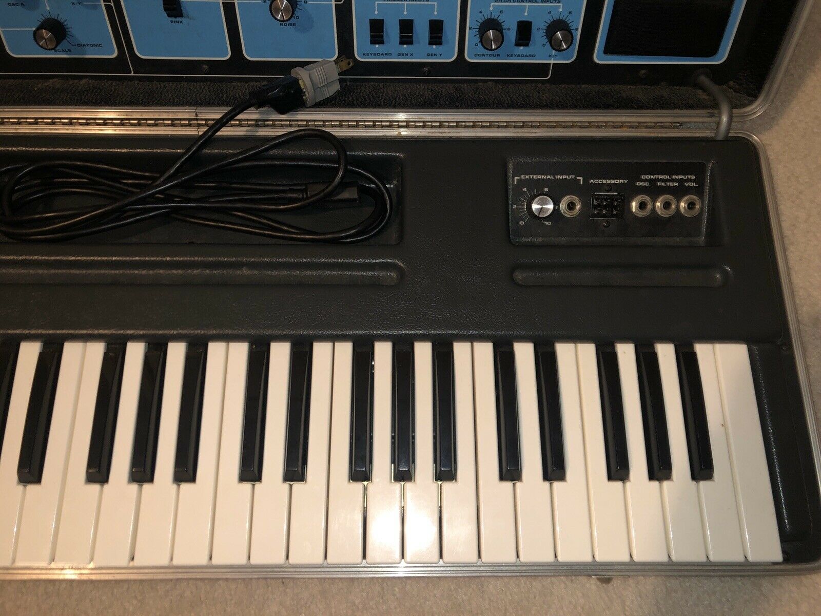 MATRIXSYNTH: Moog Sonic Six - Vintage Analog Suitcase Synthesizer SN 1858