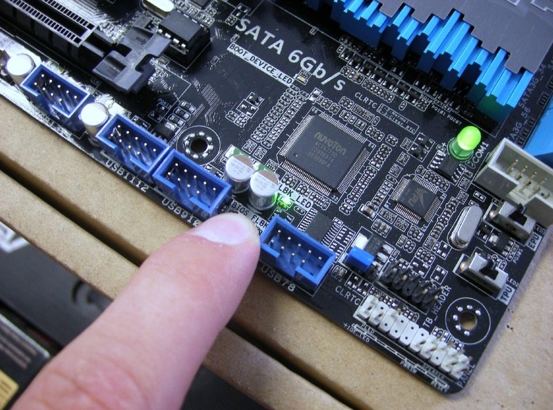 Led carte mere eteinte - Astucesinformatique