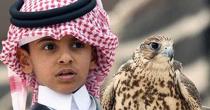 Qatari boy in traditional dress - Qatar Photo Gallery-Picture Around Qatar