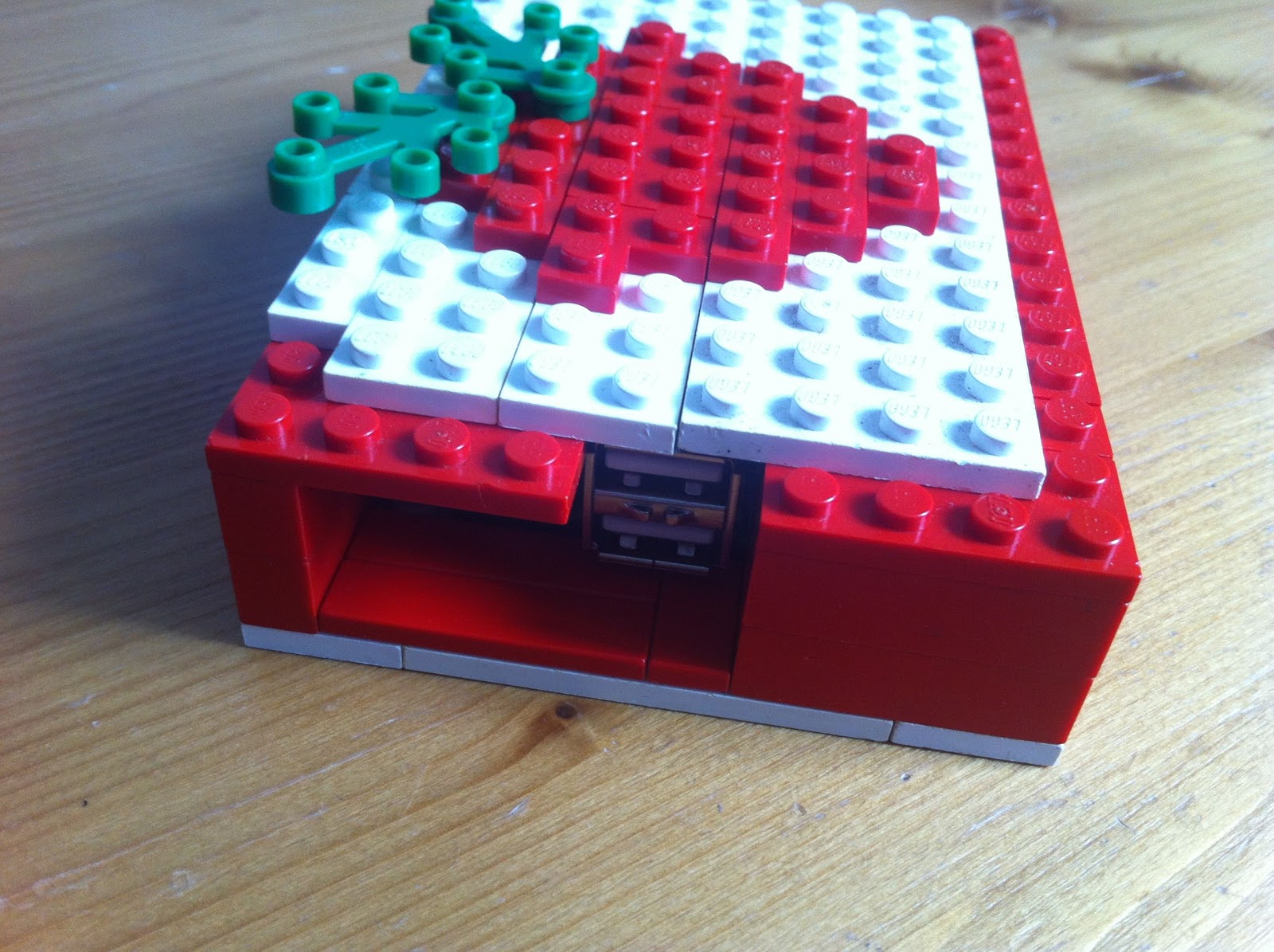 netzpir.at: Raspberry Pi LEGO Case
