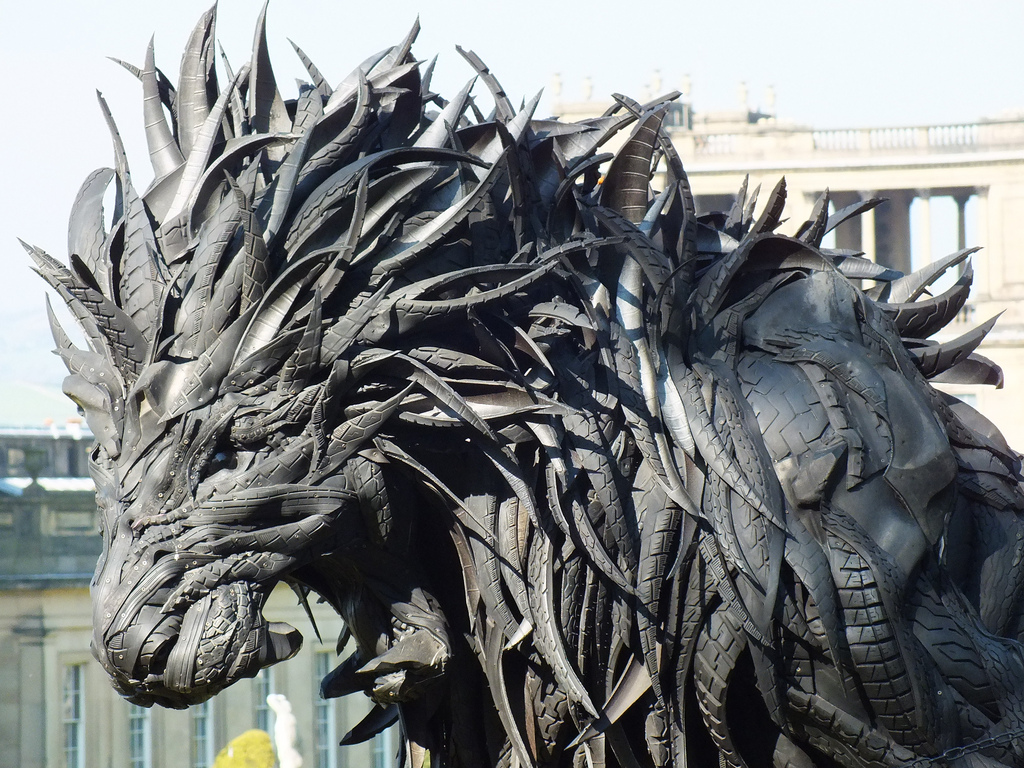 Yong Ho Ji, Seniman Korea Yang Membuat Patung Dari Ban Daur Ulang - Manis77