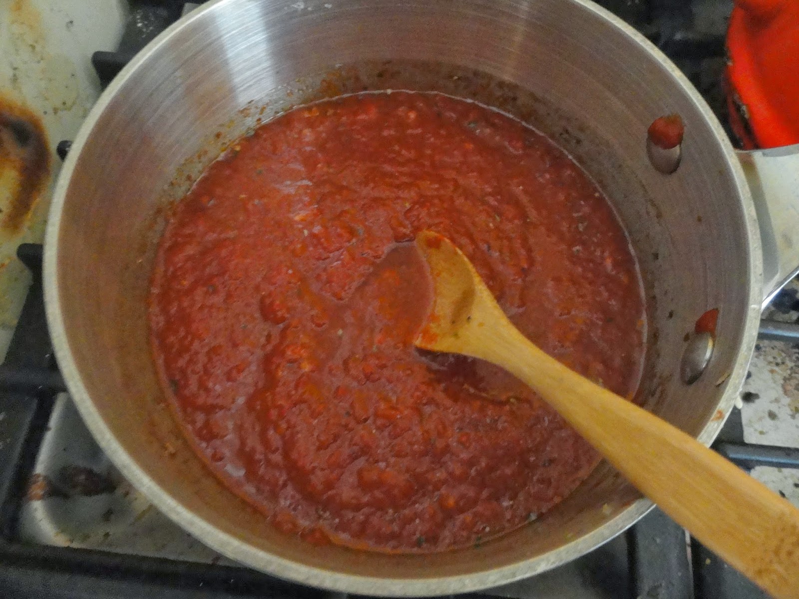 The Messy Organic Mum: Homemade Pizza