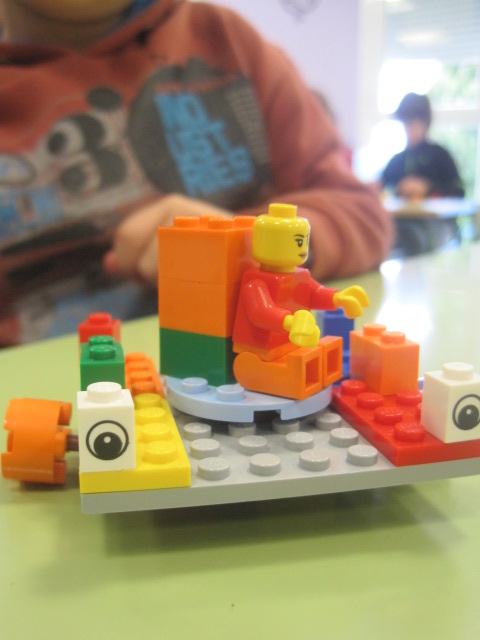 RE-CREANDO MI AULA : TRABAJAMOS LA IGUALDAD CON LEGO LEARN TO LEARN