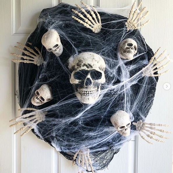 EPBOT: 12 Insanely Creative Halloween Wreaths To Spook Up Your Season