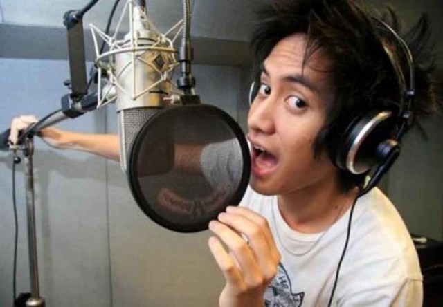 blogpintarcerdas: Kevin "vierra"Jadi penyiar Radio