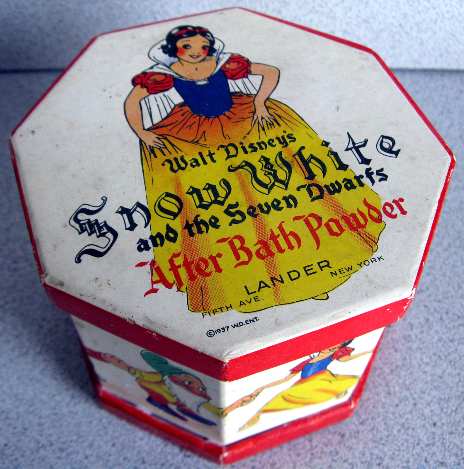 Filmic Light - Snow White Archive: 1937 Snow White Bath Powder by Lander