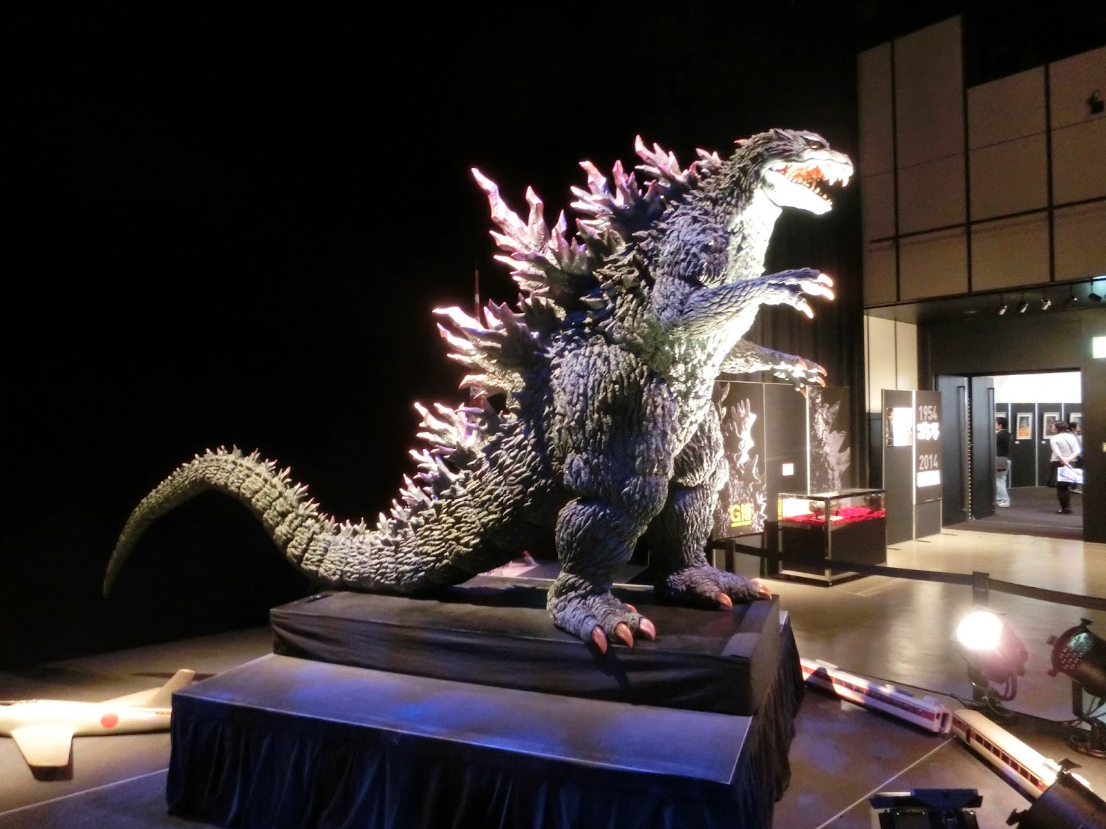 Sidelong Glances of a Pigeon Kicker: GODZILLA IN SHIBUYA! A New ...