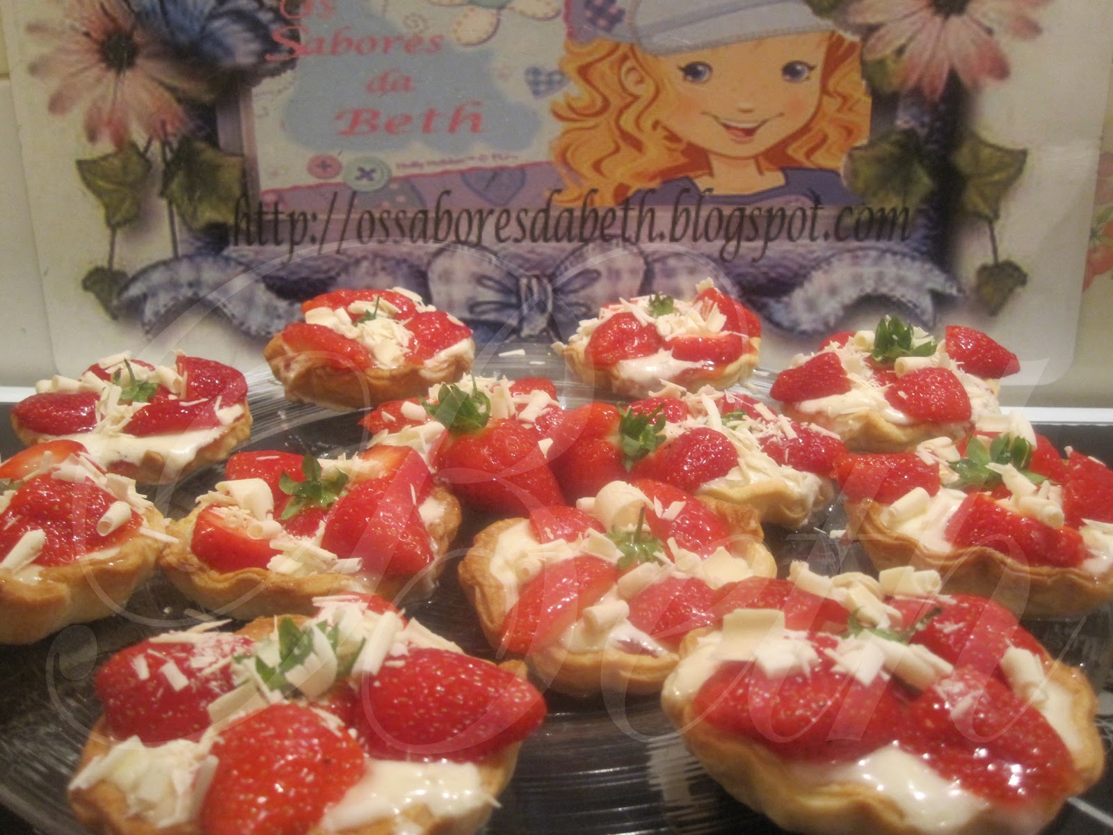 .: Tarteletes de Chocolate Branco e Morangos / Tartelettes au Chocolat ...