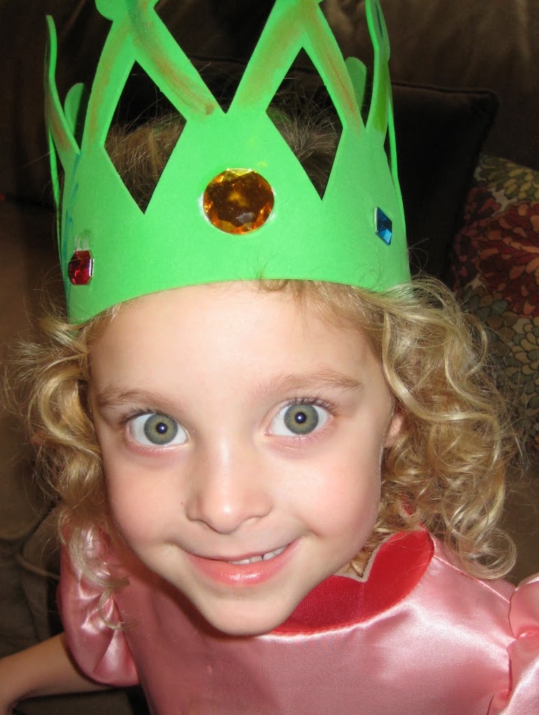 Grandma Grandma : Crowns