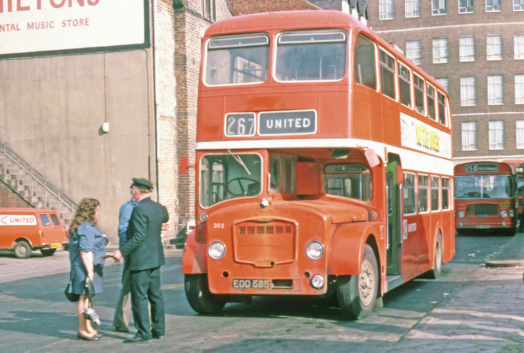 Wonderful Pictures of Buses in England From Between the 1970s and '80s ...