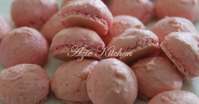 Macaroon Lagi Step By Step - Azie Kitchen