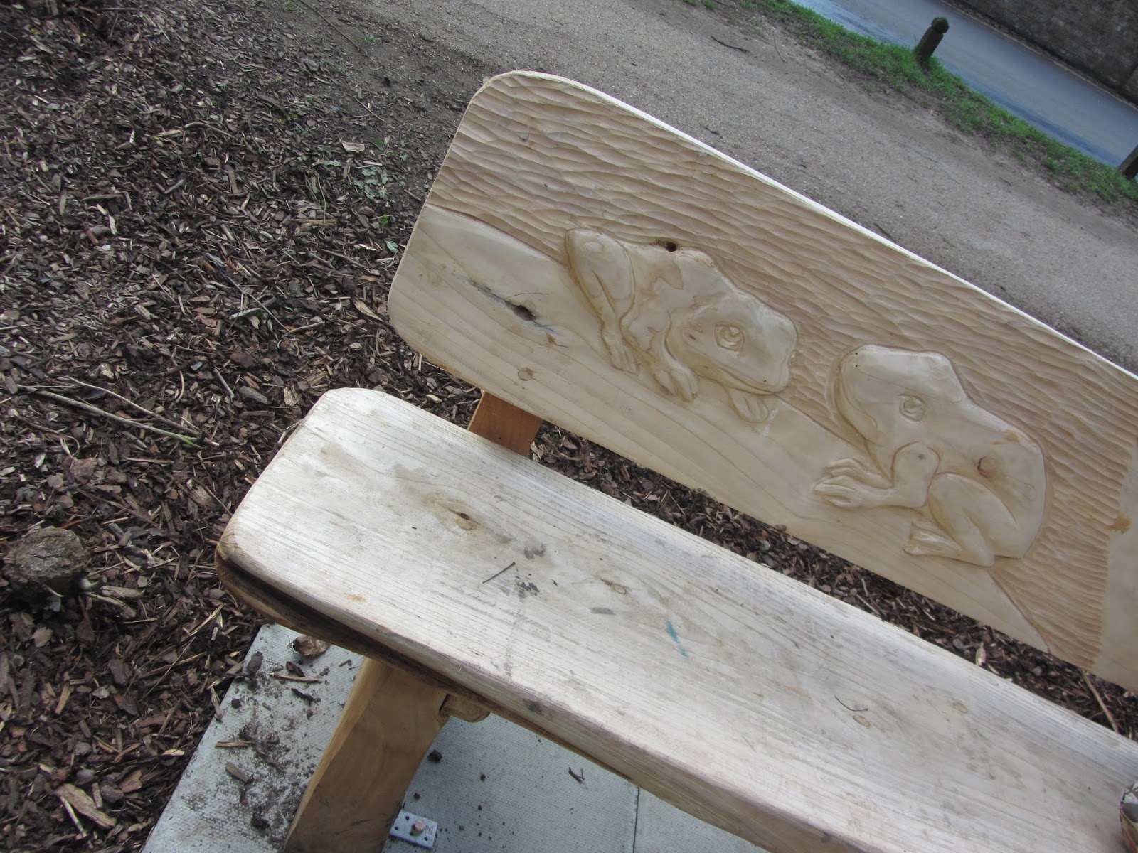 Ham Photos: Frog bench by Latchmere Brook