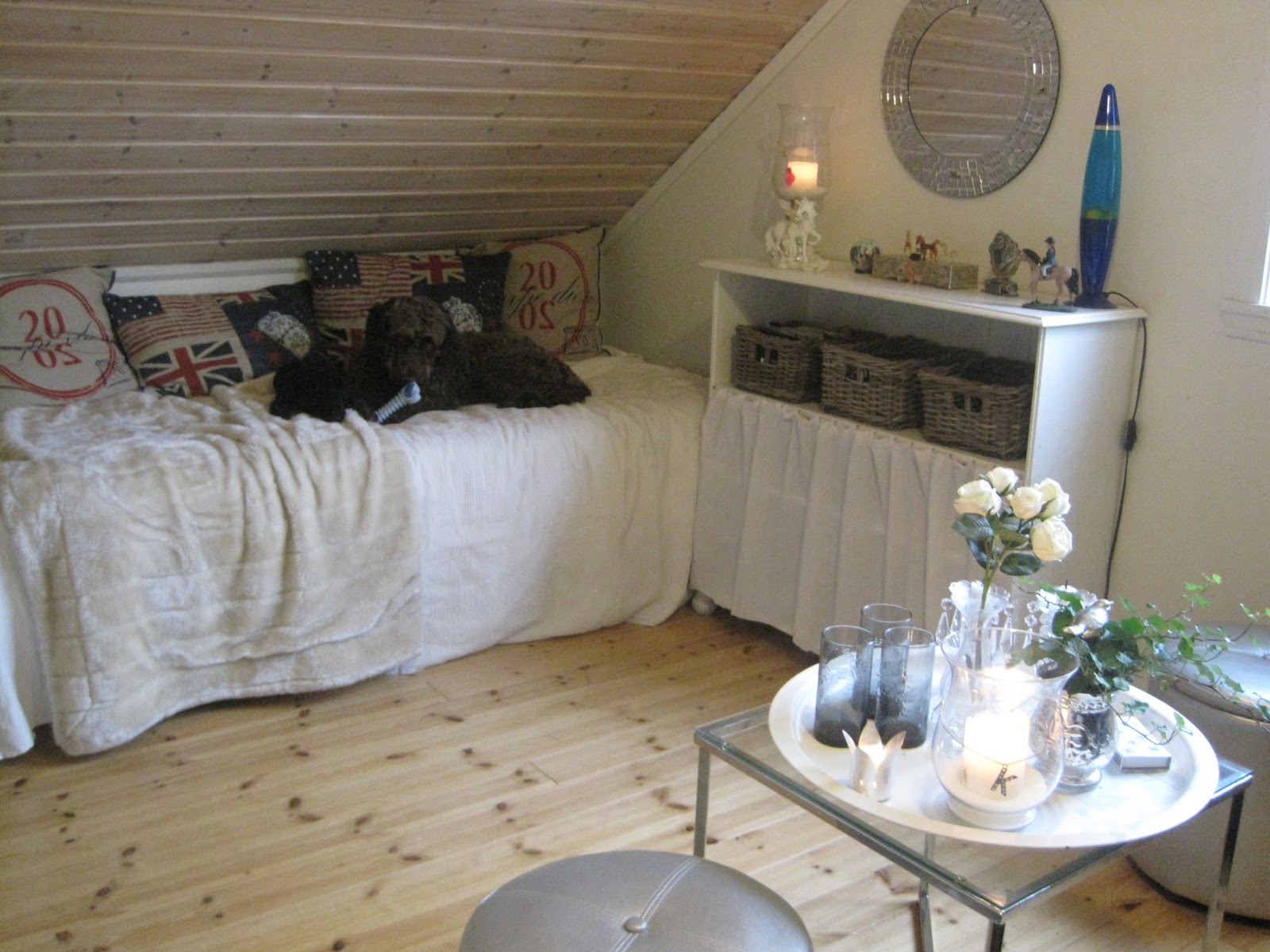 LISEMORSHAVE: Ungdomsrom