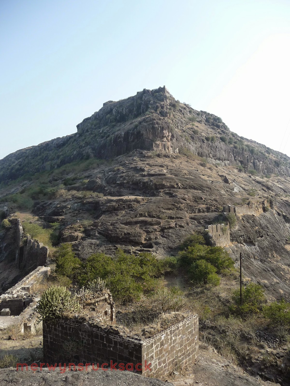 Ankai and Tankai forts and Jain Caves near Manmad | The journey of a ...
