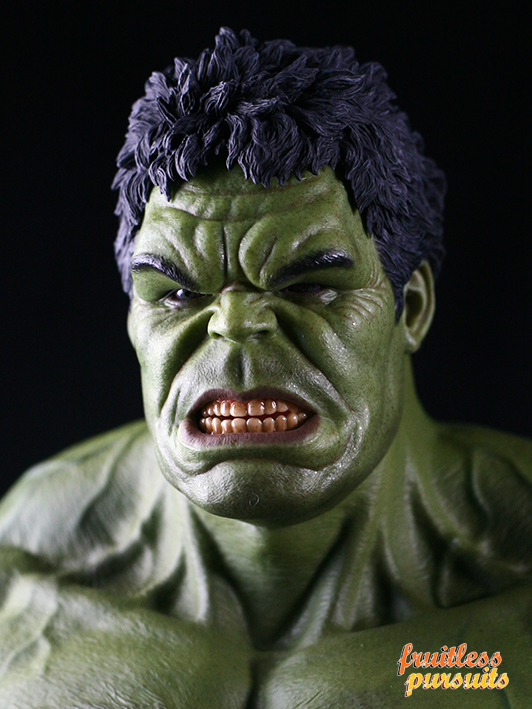 Fruitless Pursuits: Review: Hot Toys Hulk 1/6th Scale Collectible ...