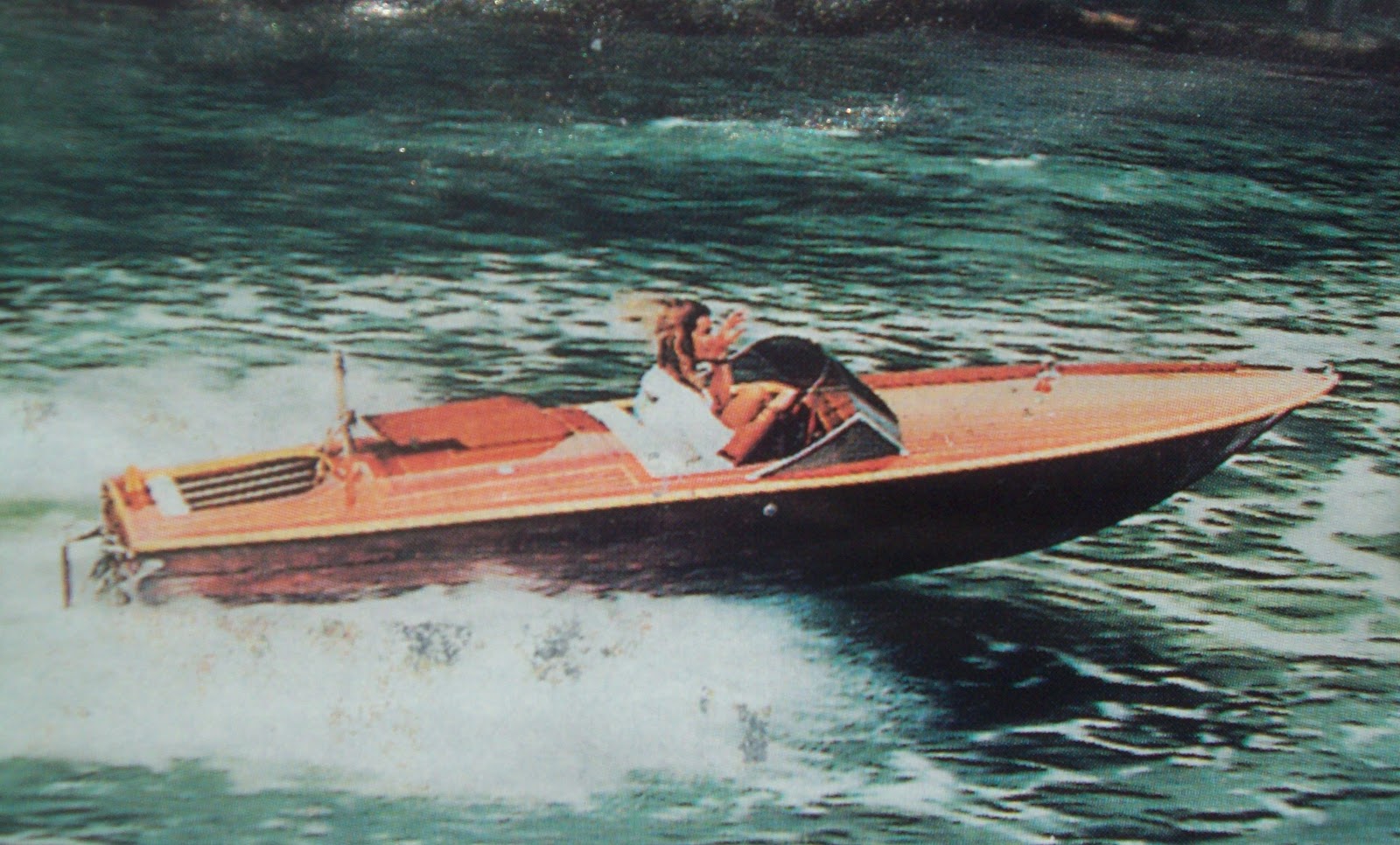 AUSSIE SKIBOATS: mixed: LEWIS BROS.