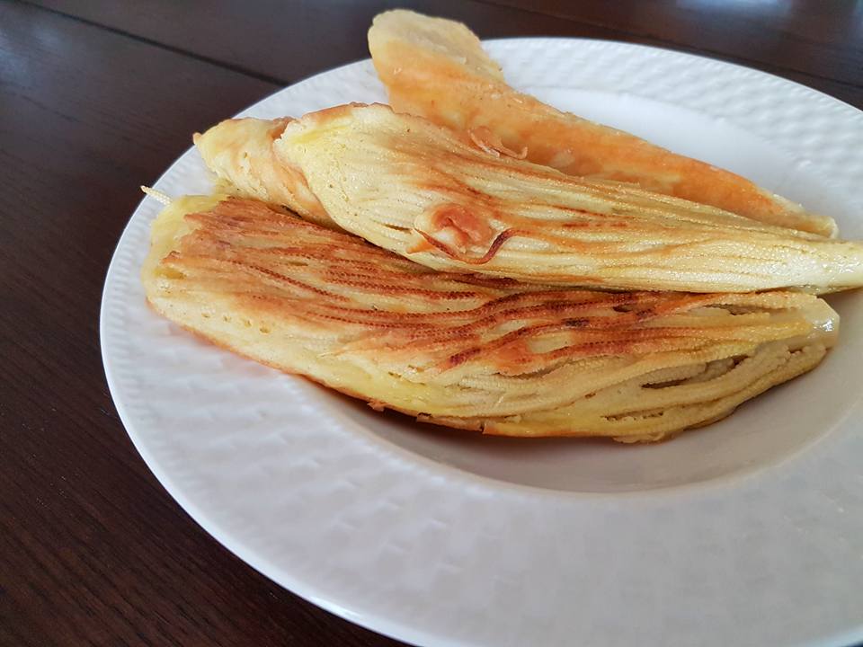 Pacayas Envueltas En Huevo - Recetas Con Sabor Latino