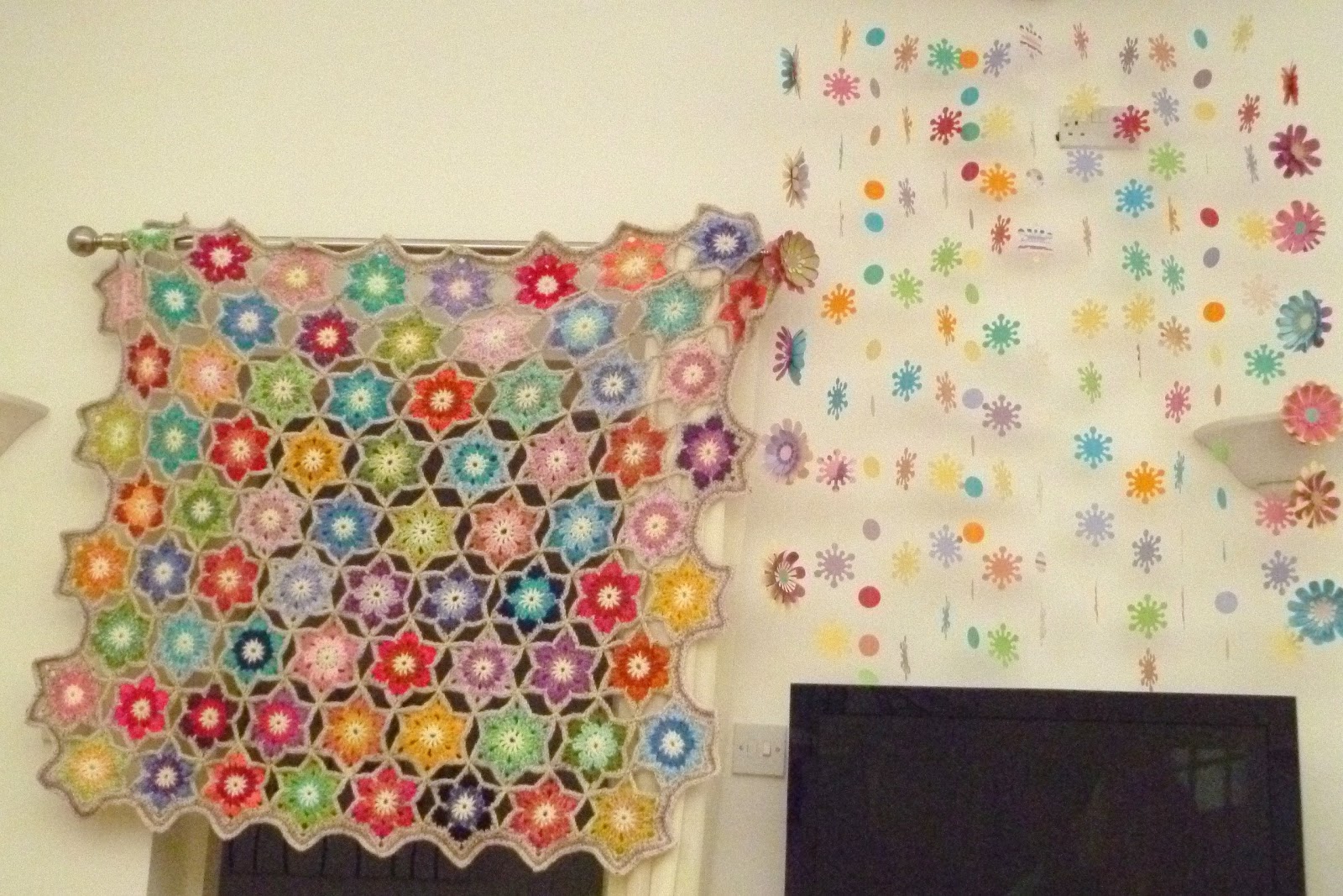 The 8th Gem: STAR CURTAIN, FAB HOLIDAY