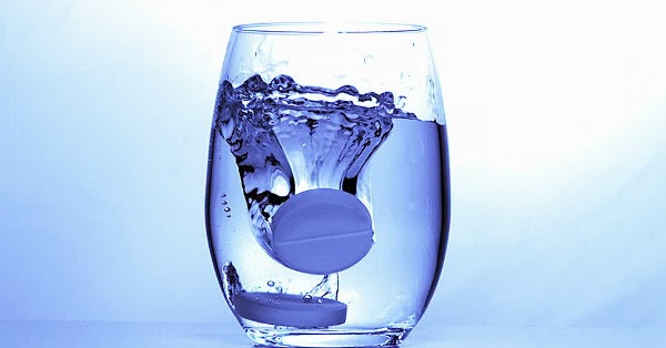 ¿Por qué el agua es considerado el disolvente universal?