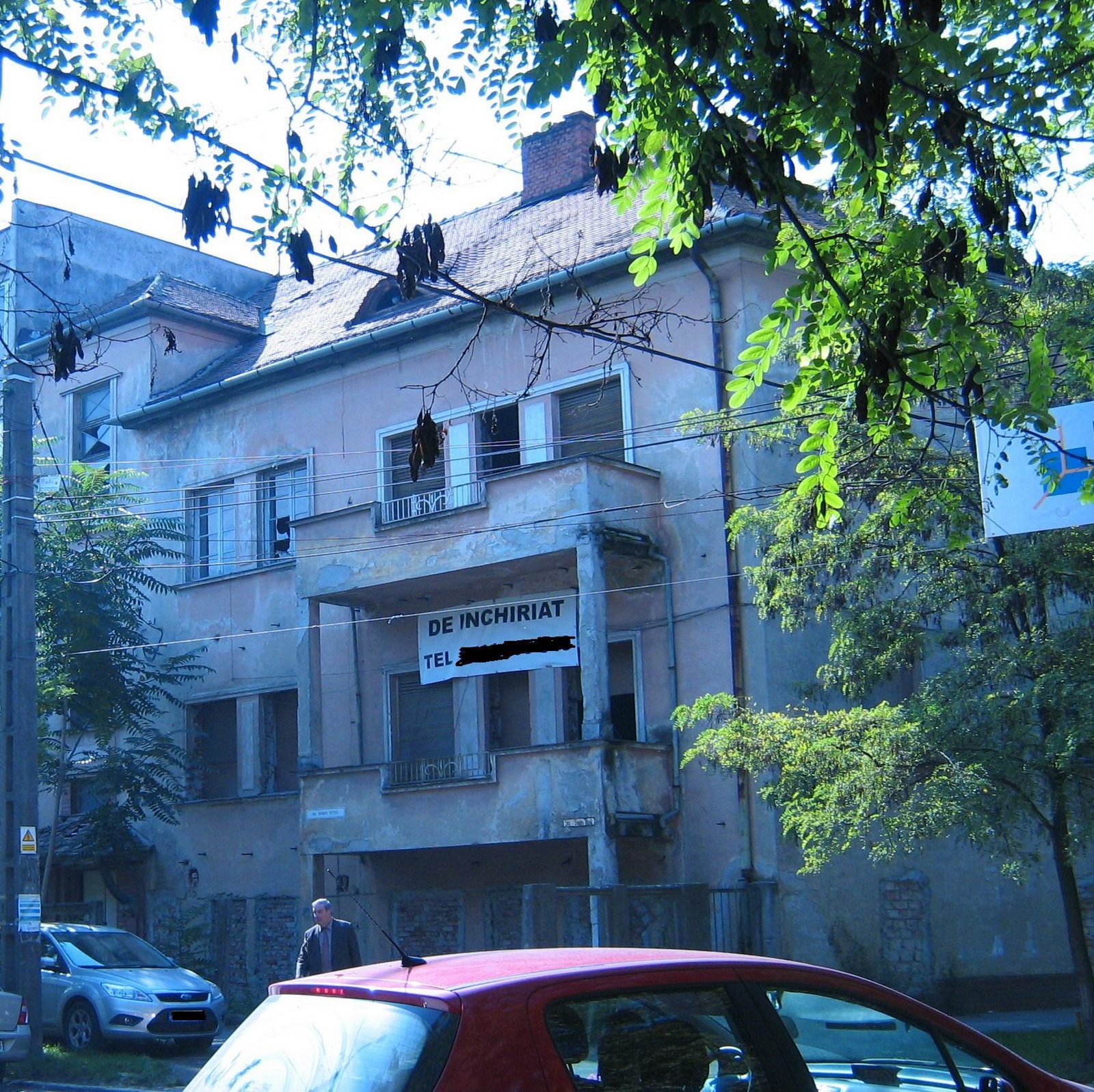 white noise (blogger, insomniac, professional reader, metalhead ...