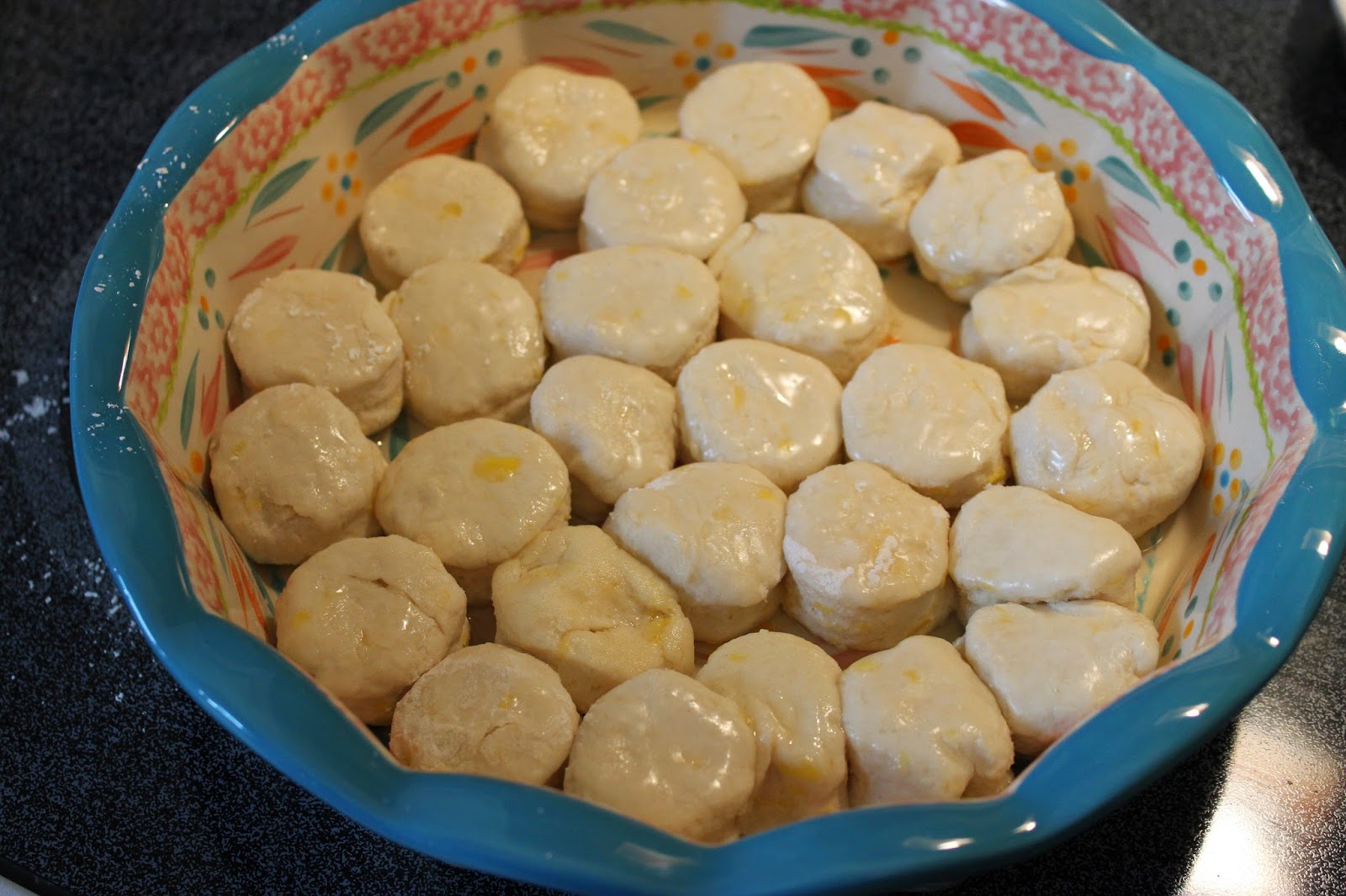 Sweet Tea and Cornbread: Country Ham Buttermilk Biscuit Bites!