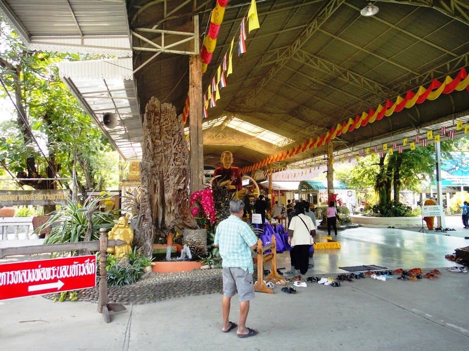 Temples In Thailand: Singburi - Wat Phra Non Chaksi