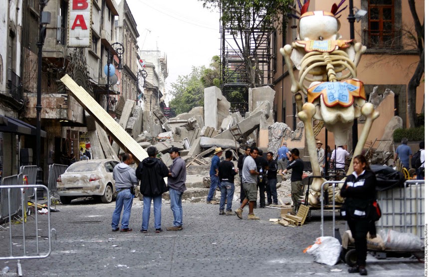 007 TRAVELERS: James Bond images from the filming of "SPECTRE" in ...