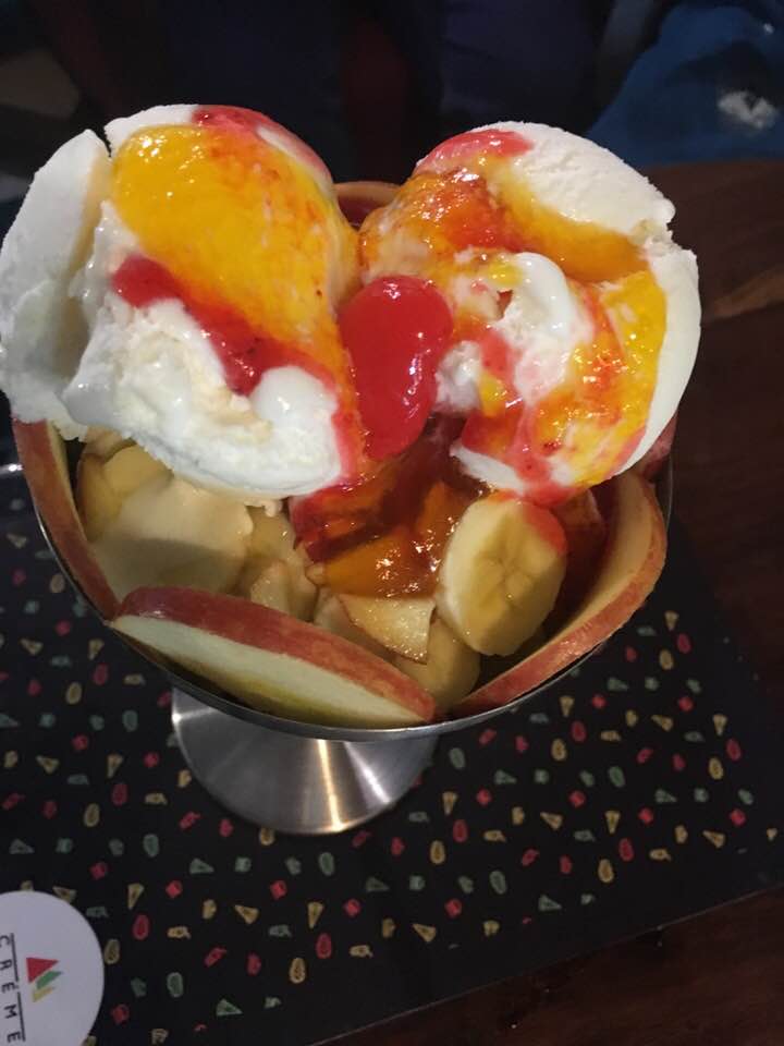 Creme castle, Greater Noida - Food review