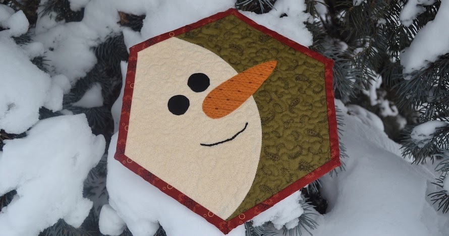 Thread Head: Hexagon Shaped Mug Rug Tutorial