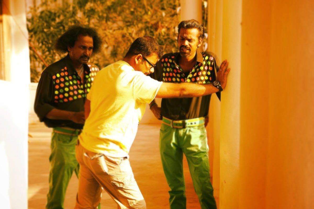 picture4comments: Andhra Mess Movie Stills