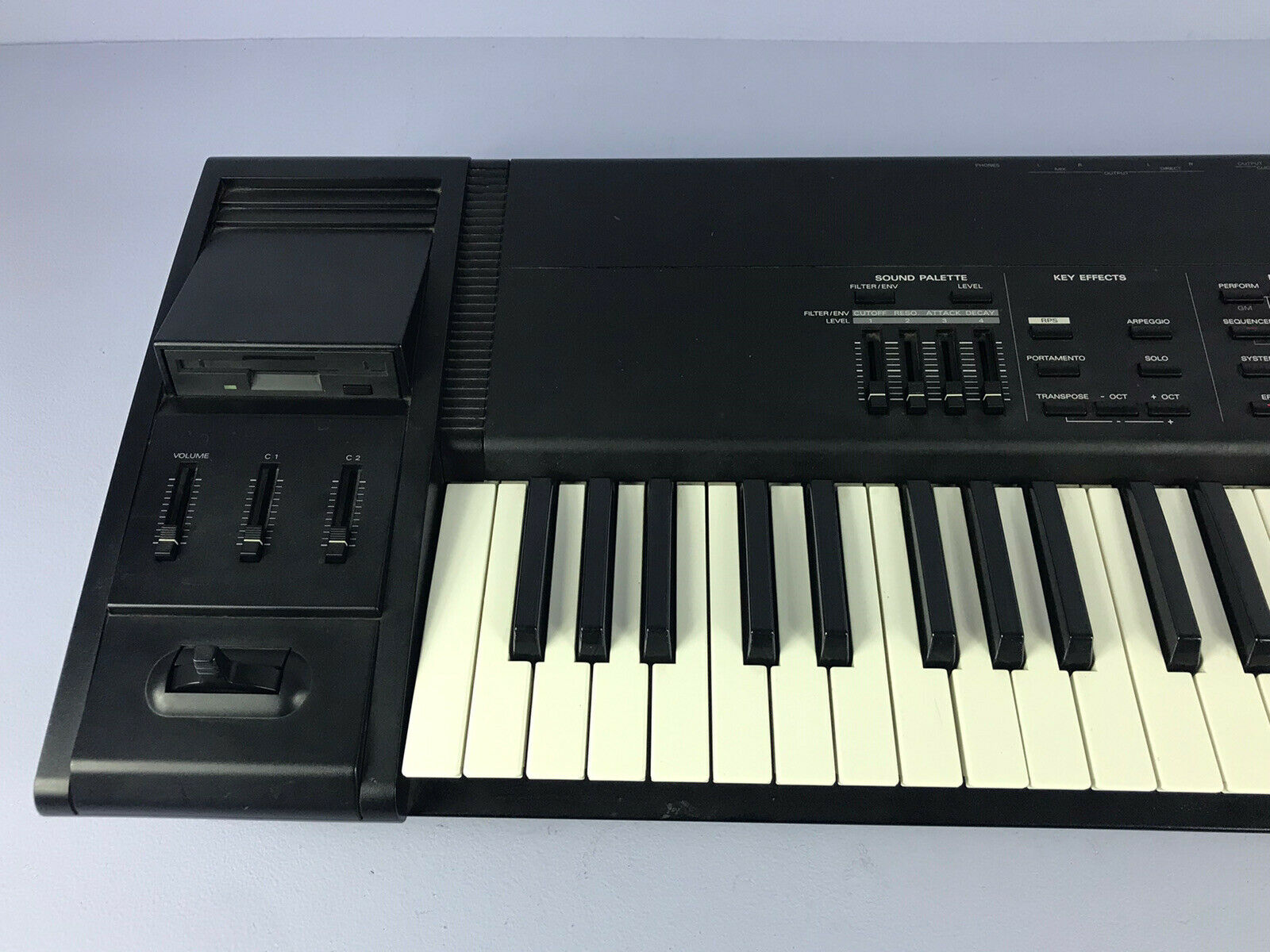 MATRIXSYNTH: Roland XP-80 76-Keys Workstation Synthesizer SN CM26136