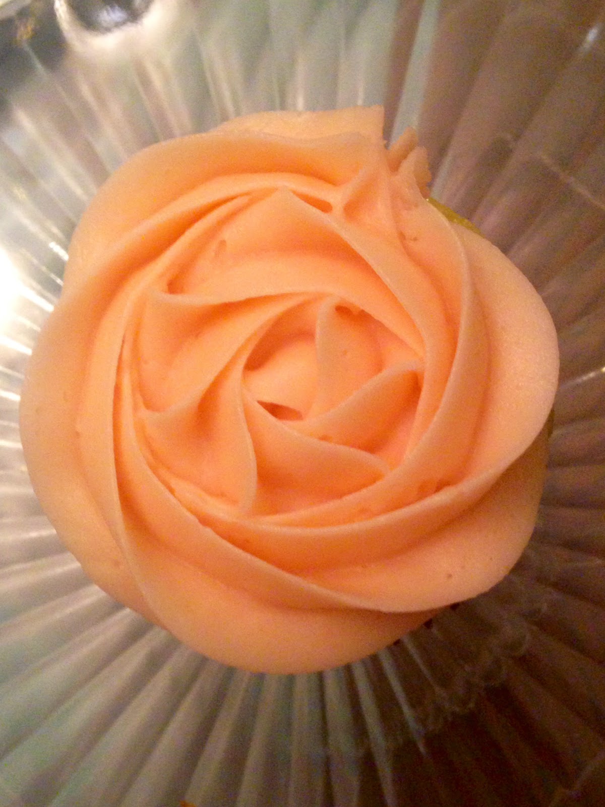 Sugar Dish: A Buttercream Rosette Tutorial