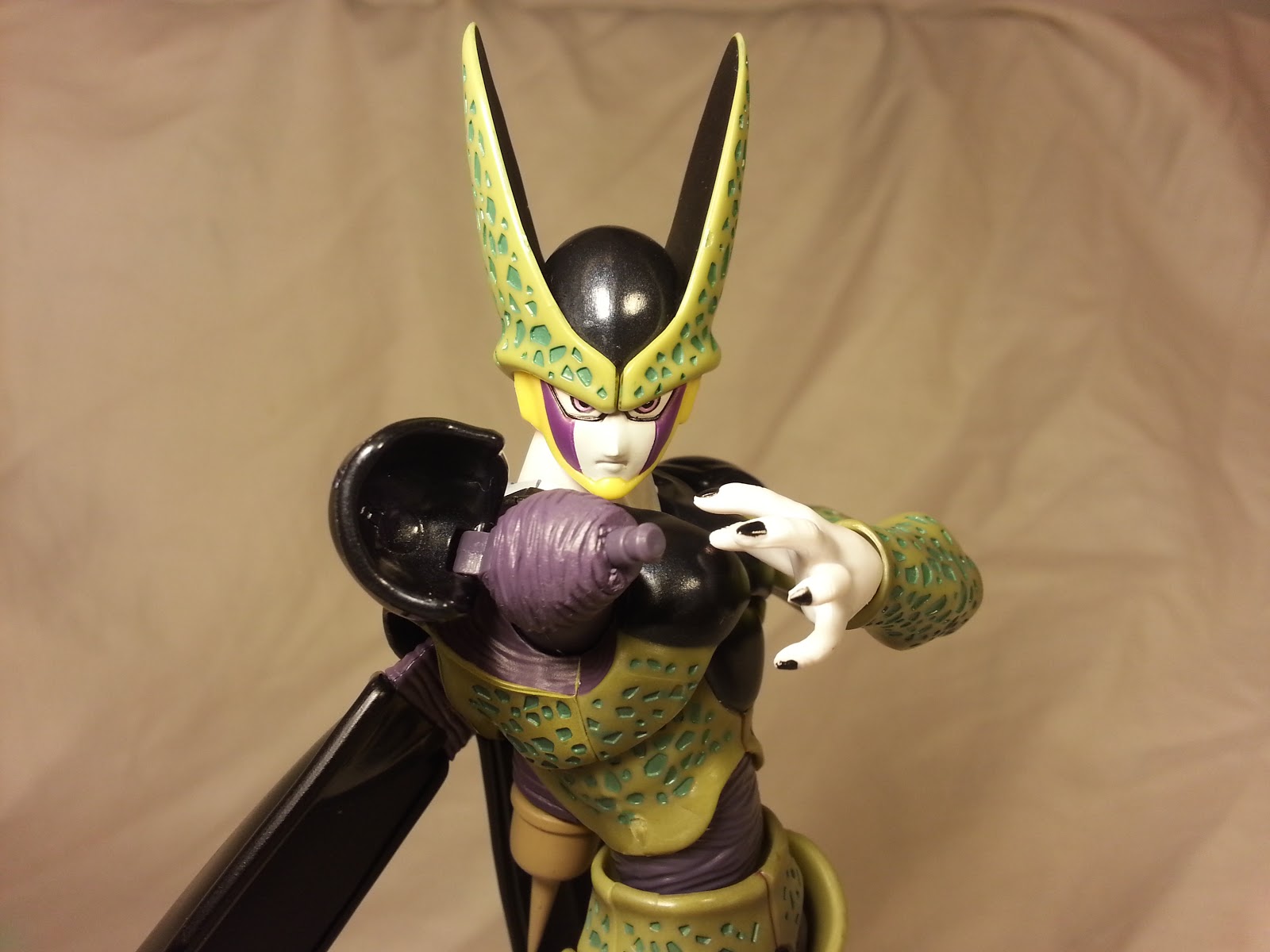 Import Monsters: Review: S.H. Figuarts Perfect Cell