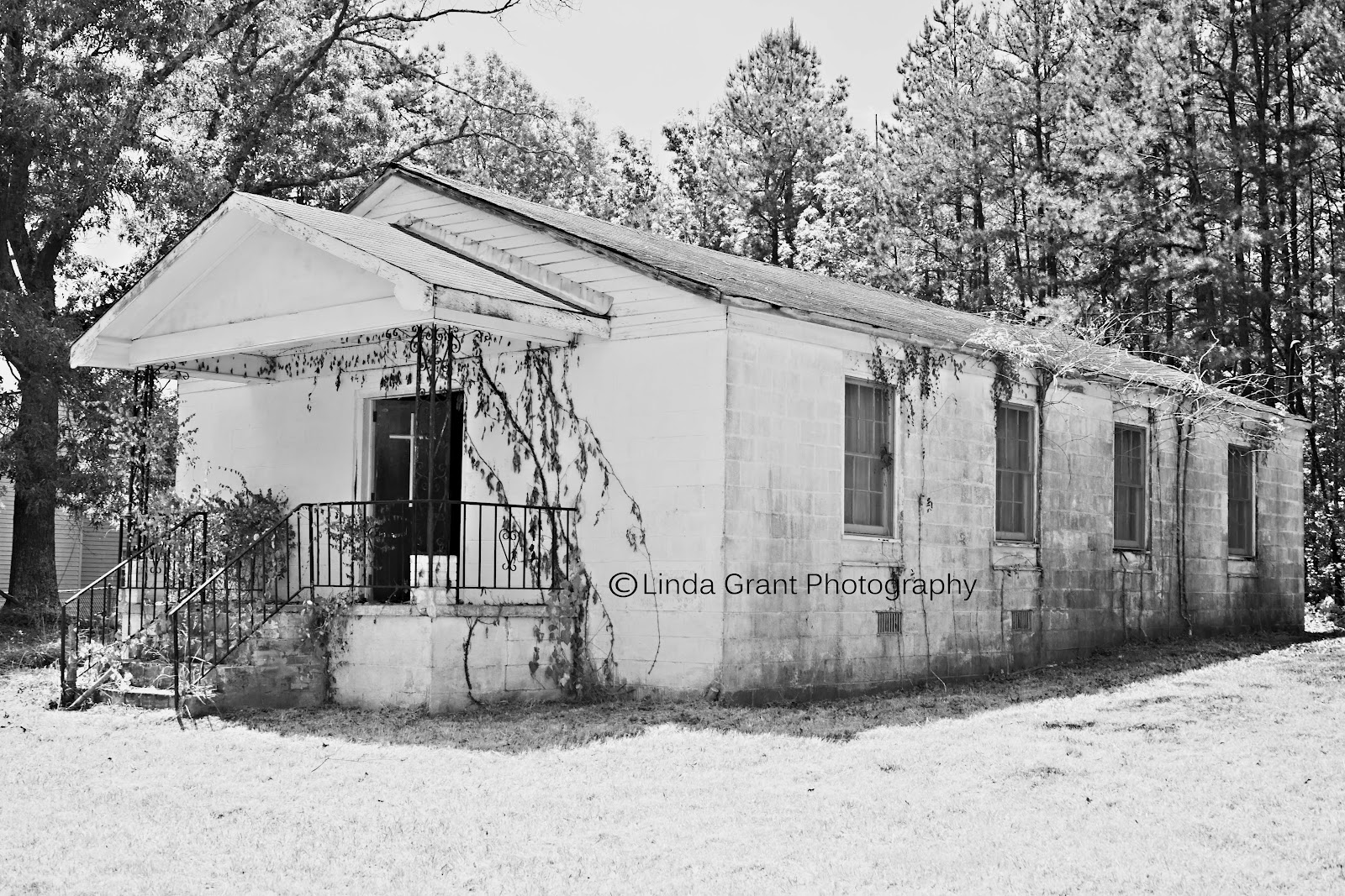 Linda Grant Photography: Old Rundown Church