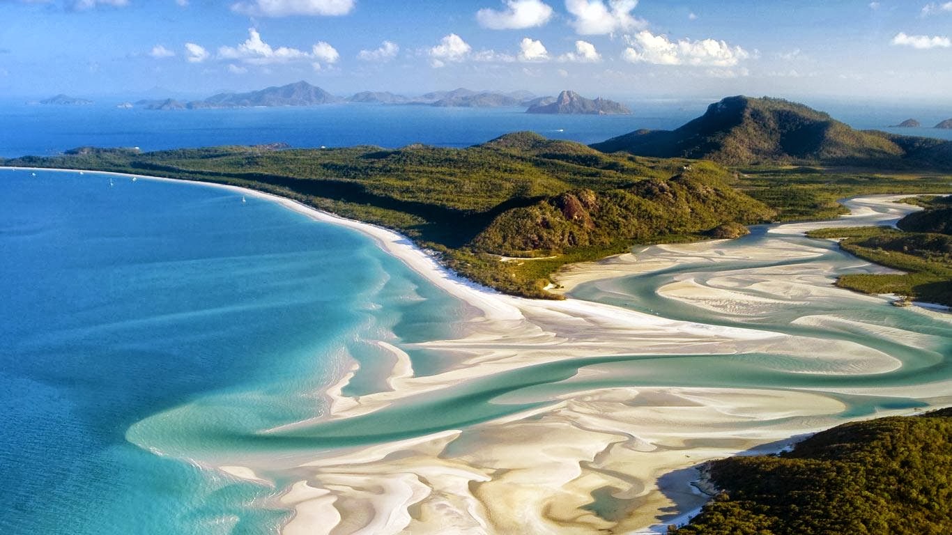 Passion For Luxury : Why visit Australia